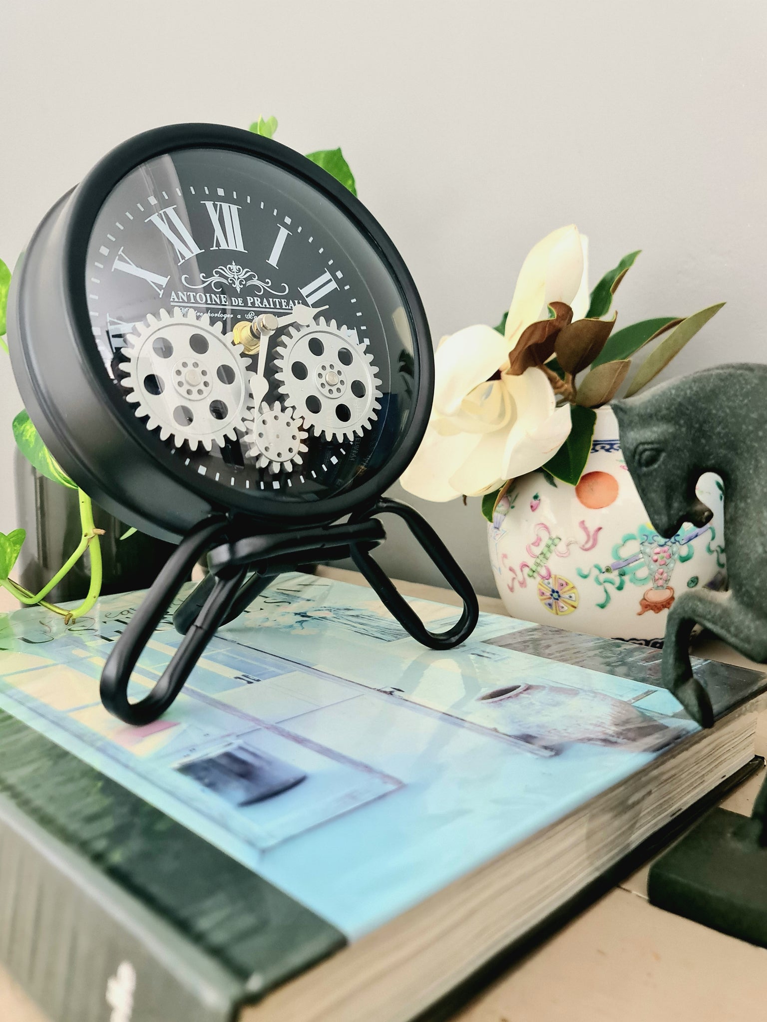 Antoine De Praiteau 24 Cm Moving Gear Table Clock – Trojan Homeware