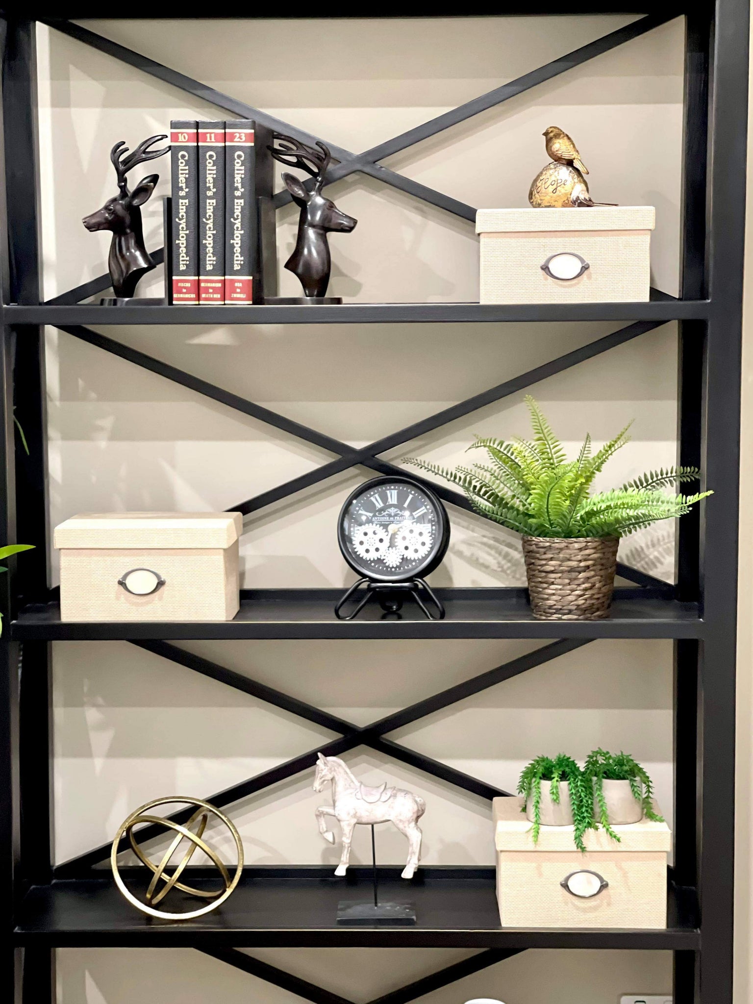 Antoine De Praiteau 24 Cm Moving Gear Table Clock – Trojan Homeware